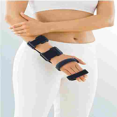 Pushpanjali Medi Cts Wrist Brace With Finger Splint at Best Price in ...
