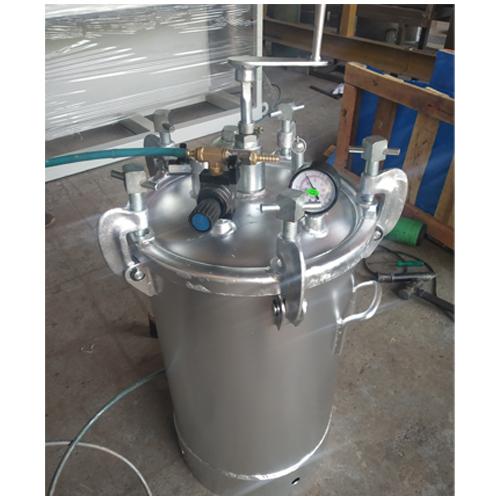Silver Pressure Feed Paint Tank at Best Price in Pune | Siddharth Engineers