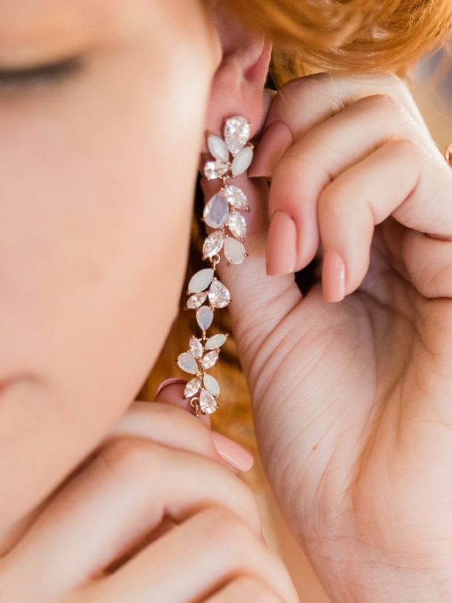 Choose The Right Earrings For Every Occasion - Tradeindia